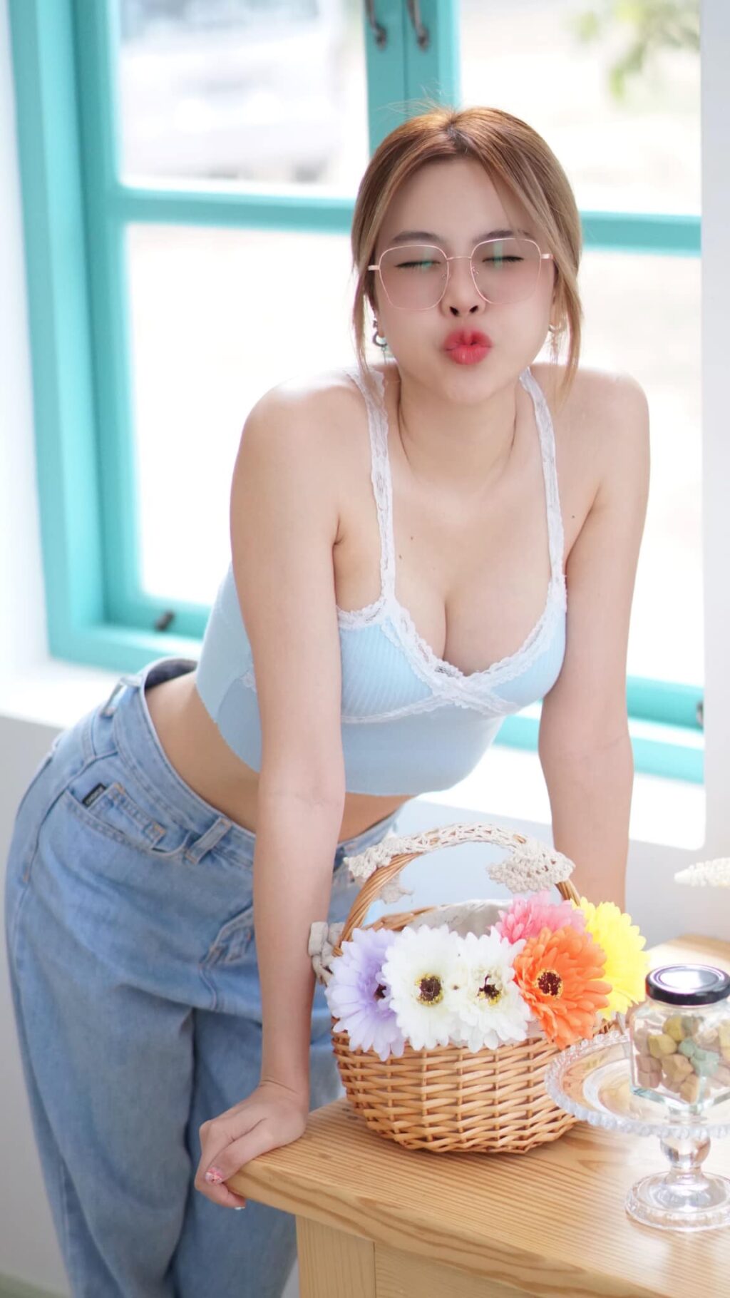Appleblue นางแบบ สาวแว่น ไซส์มินิ onlyfans18+ สุดเสียว