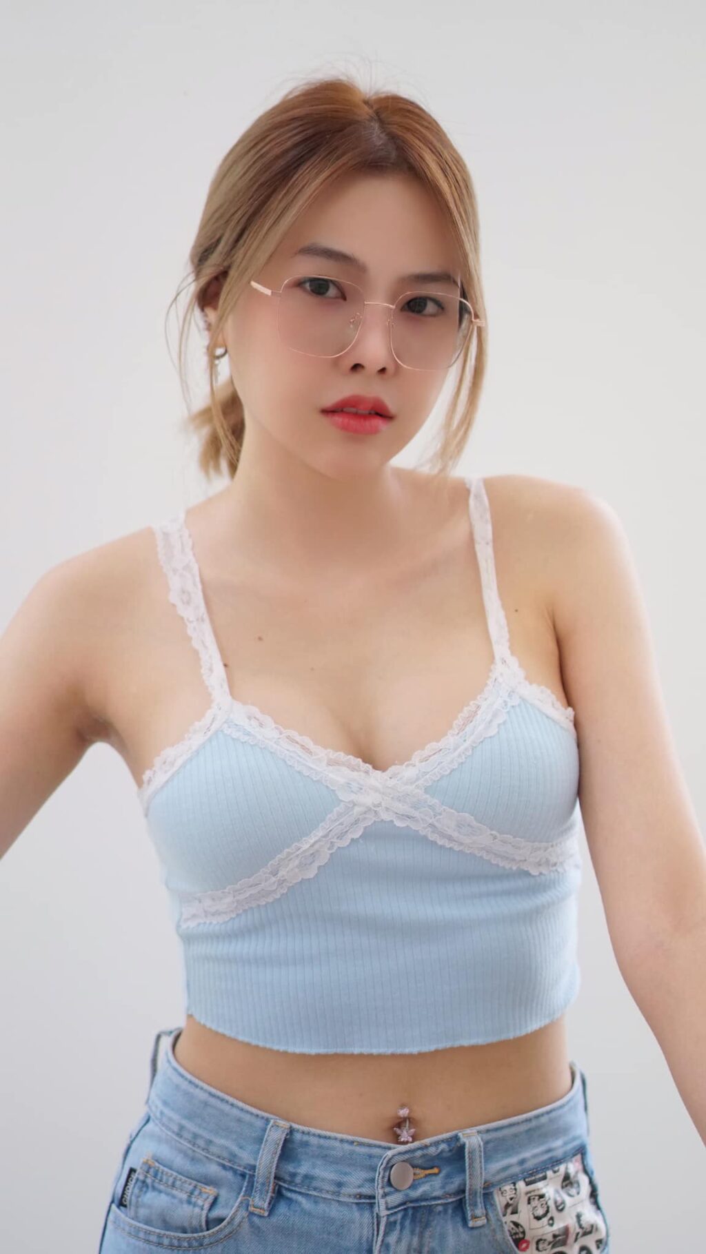 Appleblue นางแบบ สาวแว่น ไซส์มินิ onlyfans18+ สุดเสียว